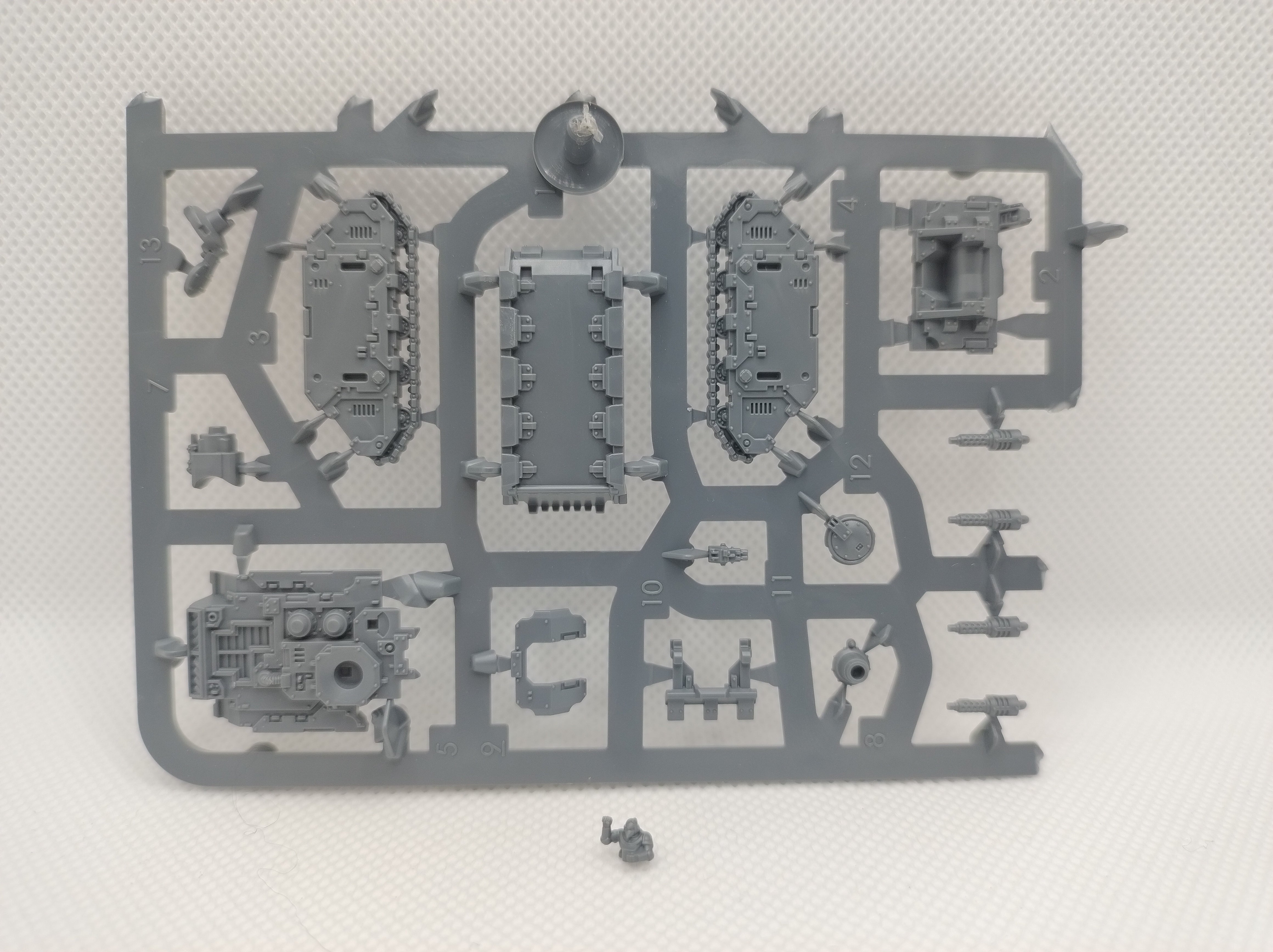 Vindicator Siege Tank with Commander - Legions Imperialis Singles ...